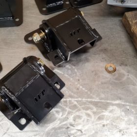 99-06 GMT800 Poly Motor Mounts - Atomic Fabrication